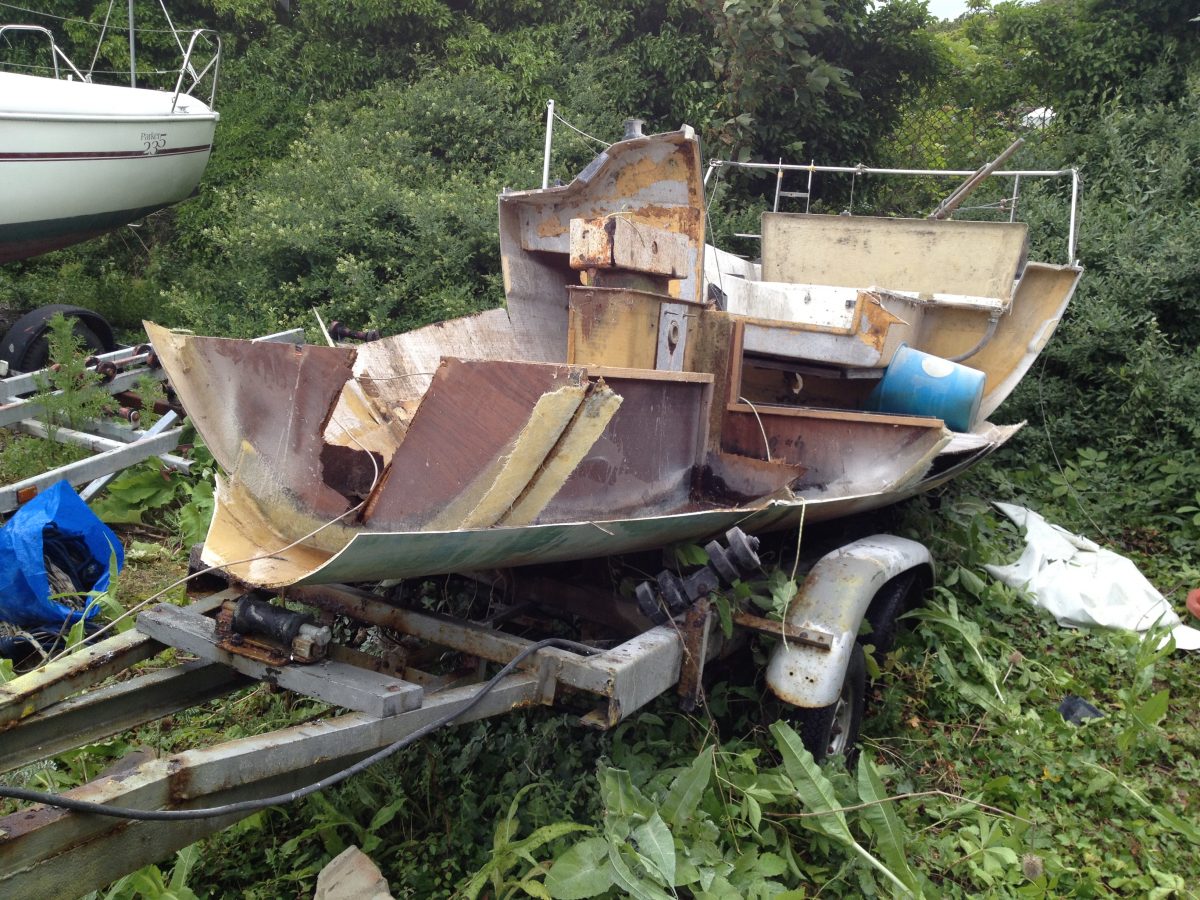 Danger of Old Fibreglass Boats - Boatbreakers